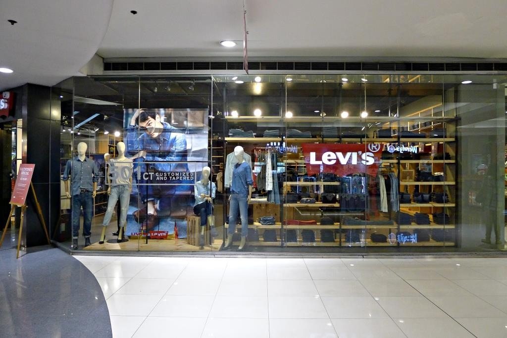 (FASHION) Levi’s stores get a new look for an exciting new campaign ...